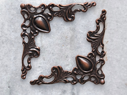 Corner overlay: Dark bronze colour. Set of 2. Size: 4 x 4 cm [M15 ...