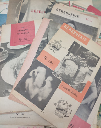 Vintage magazine insert: Sarie | Secretaire