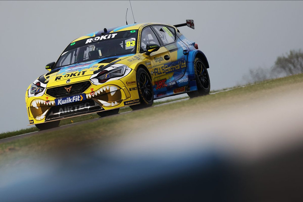 MAX HALL TALLIES DOUBLE POINTS FINISH ON BTCC DEBUT