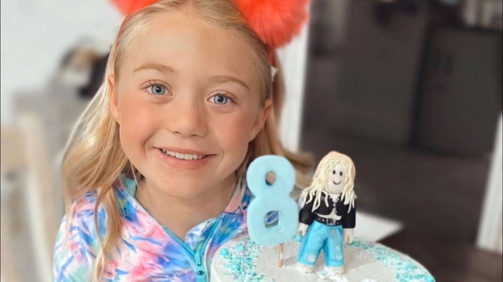 LaBrant Family - Everleigh's Surprise Birthday Party Special!!!