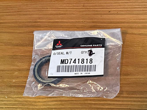 Genuine Mitsubishi Oil Seal | Pink Lily Pad