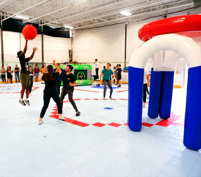 Rental-Location Giant Basketball - Beyond Fun