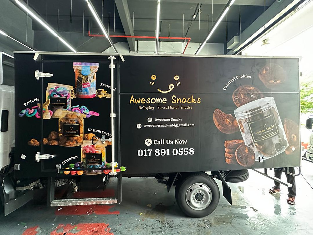 5 Signs You Need a New Lorry Sticker for Your Fleet