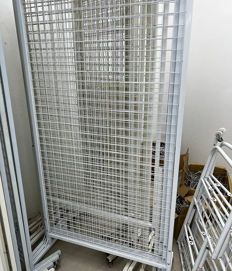 Used Wire Mesh Stand | Rackfactory