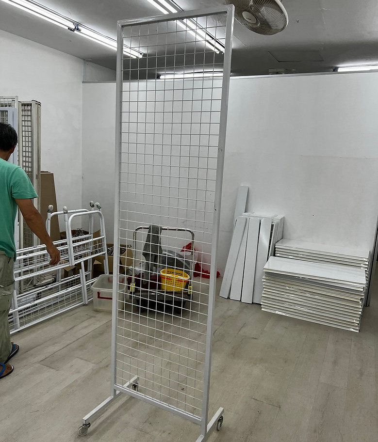 Used Wire Mesh Stand | Rackfactory