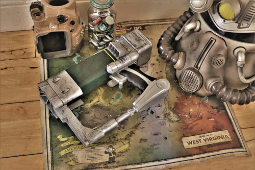AEP7 Laser Pistol Fallout 4 STL Files for 3D Printing | Caliuth