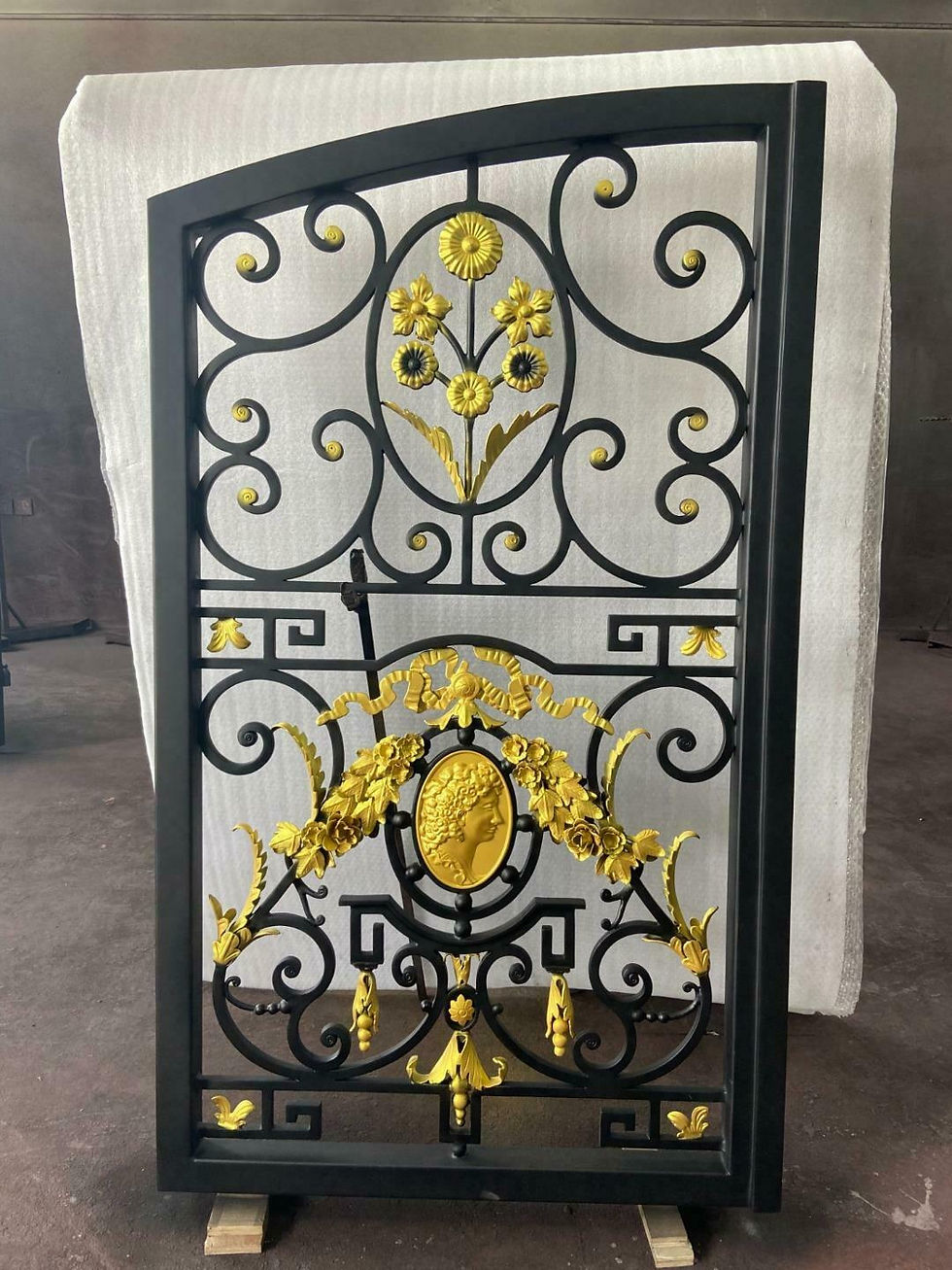 Iron Fencing | Victorian Wrought Iron Fencing | From Europe To You