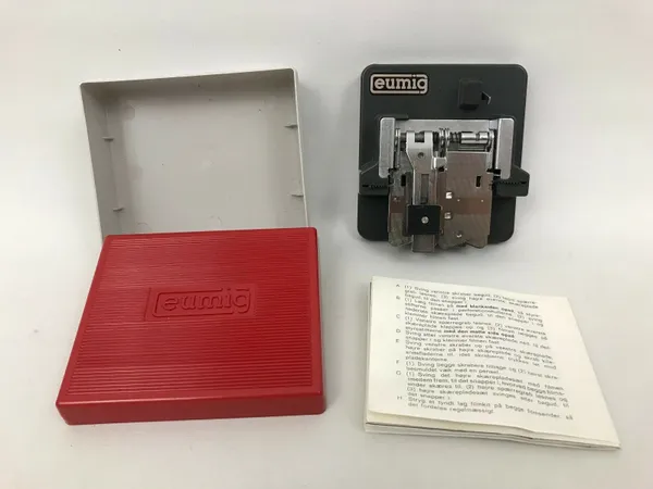 Eumig Super 8mm Bevel Edge Cement Splicer with Case and Kodak Cement ...