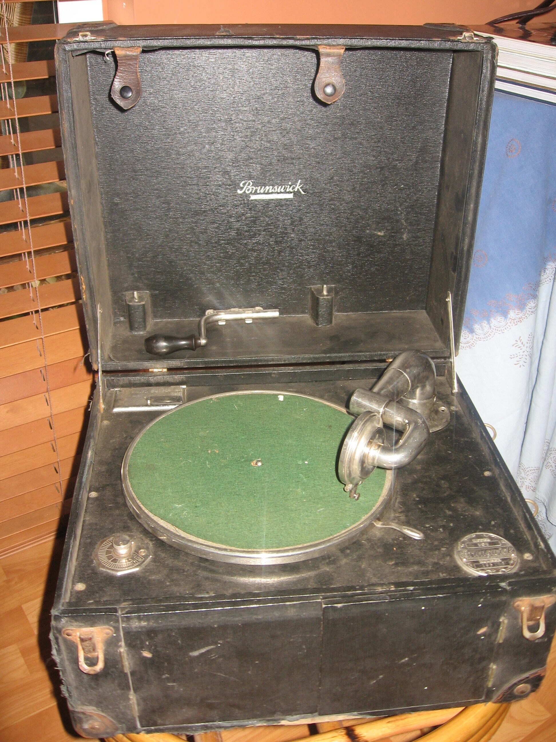 Brunswick Model 101 Phonograph