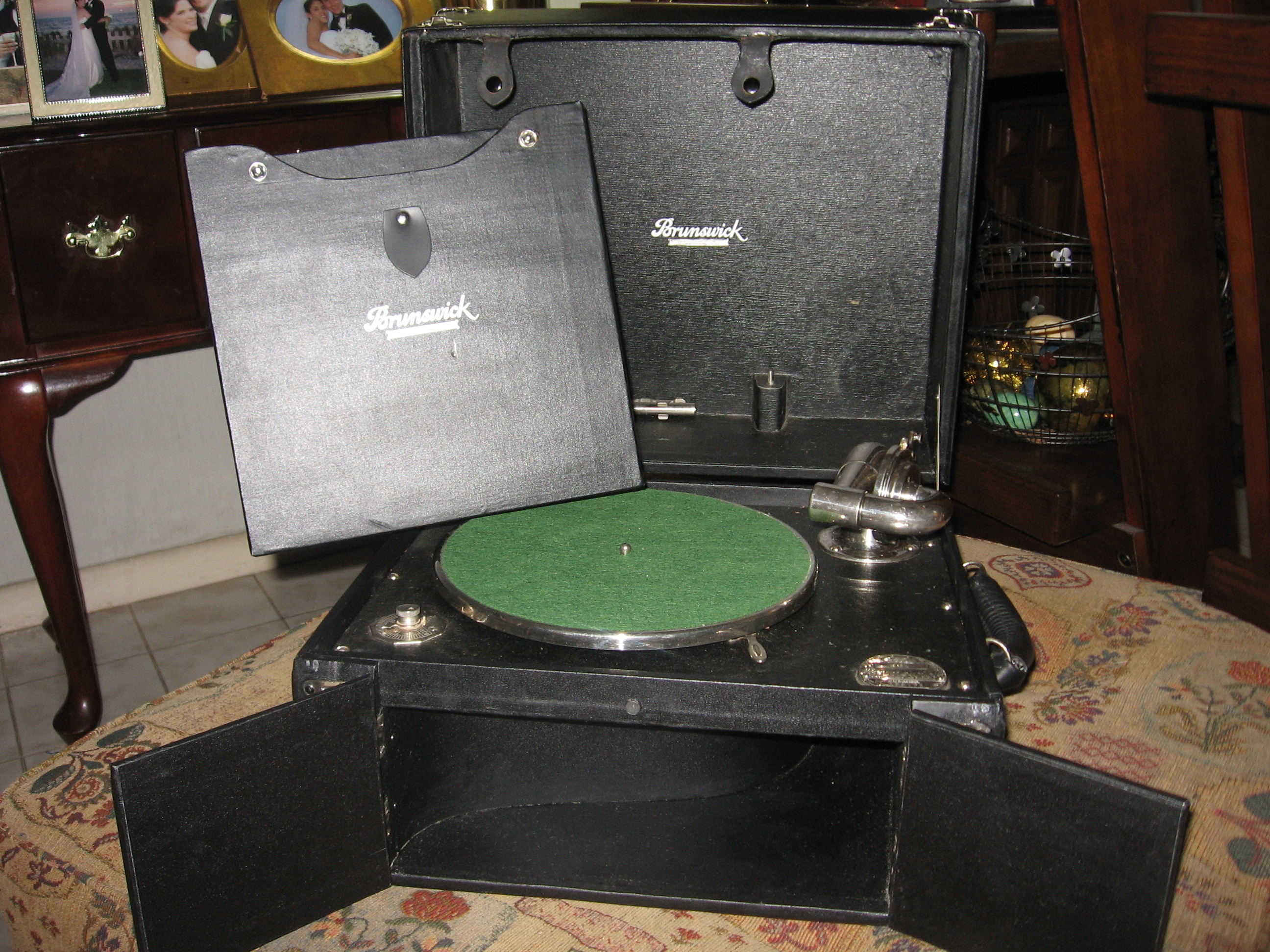 Brunswick Model 101 Phonograph