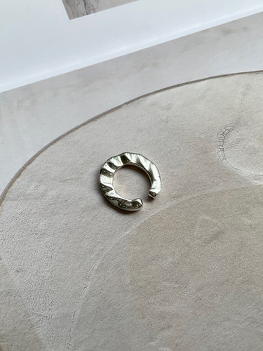 tremble frill ear cuff - S | eat