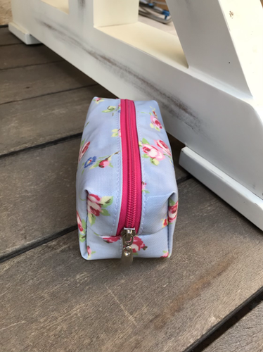 תיק איפור לירי | so-handbags