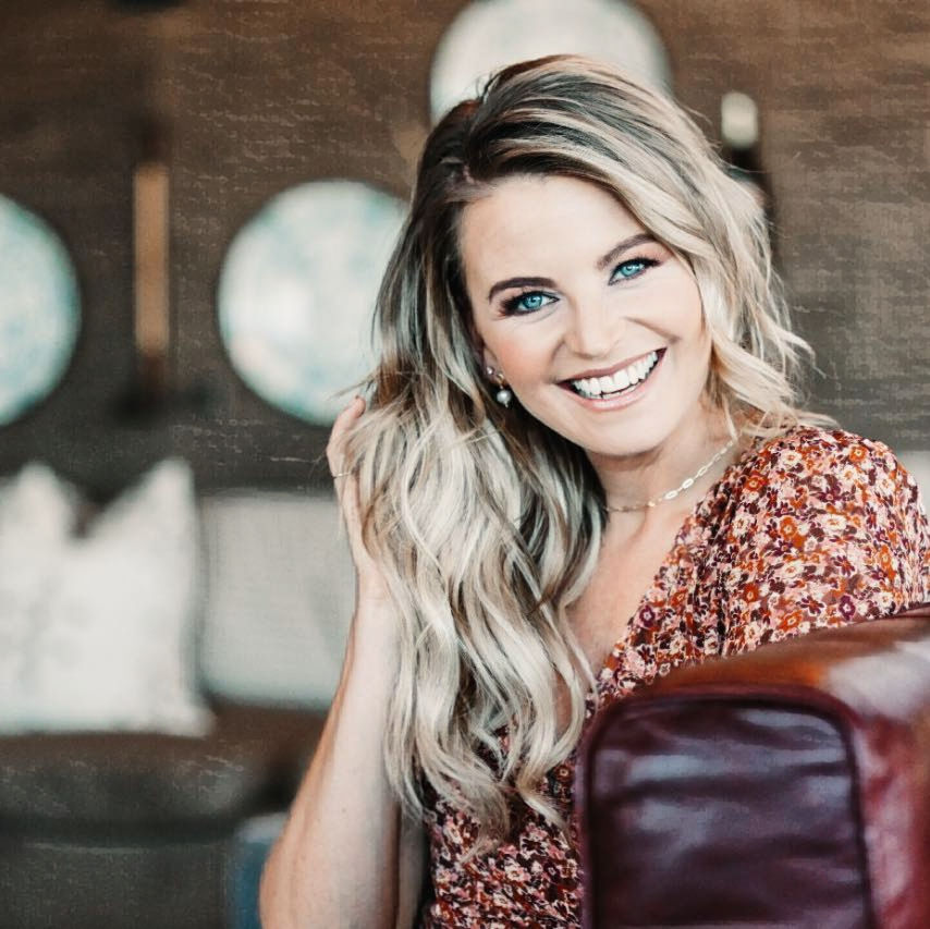 Leah van Niekerk - 'n Veelsydige Suid-Afrikaanse Ster | The Go-To Guy
