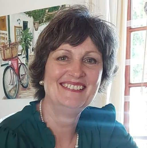 Ilze Beukes - Weaving Tales of Love and Resilience | The Go-To Guy