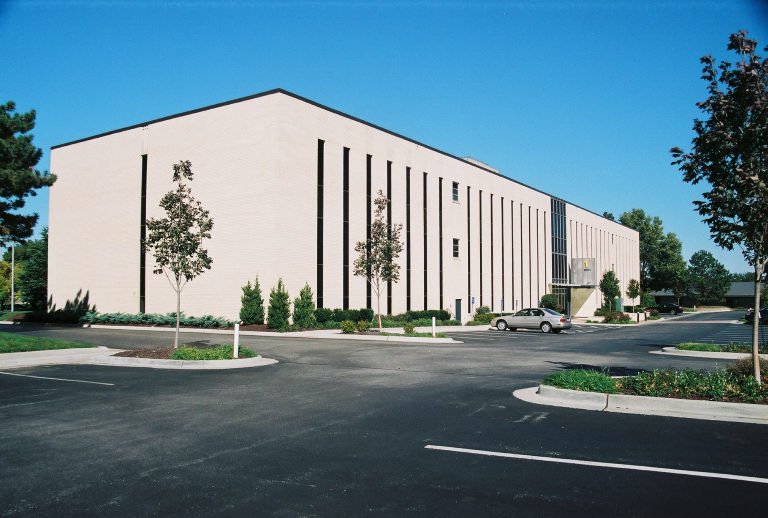 Cloverleaf Building 1