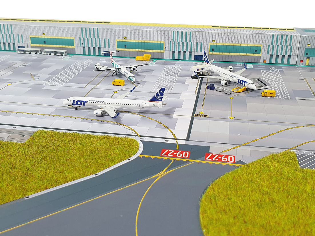 A4 LCY MODEL AIRPORT 40007 (FULL SET INCL BUILDINGS & RUNWAY) 1/400 ...