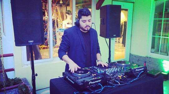 One Pager | ZANDER DJ