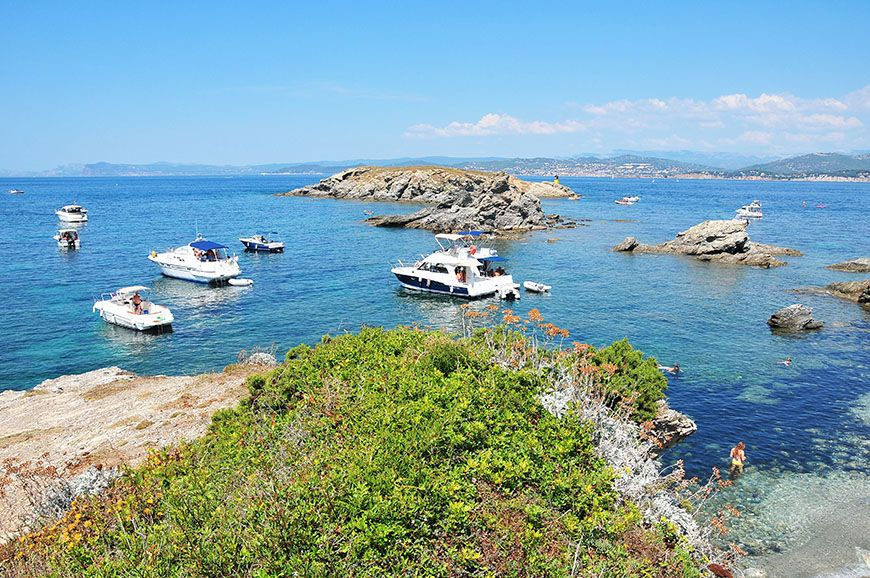 La famille Paul Ricard et ses 2 iles aux trésors : Bendor et les Embiez