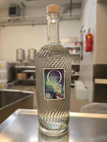 Q Vodka 70 cl | Q Distillery #1 distillery in Greenland