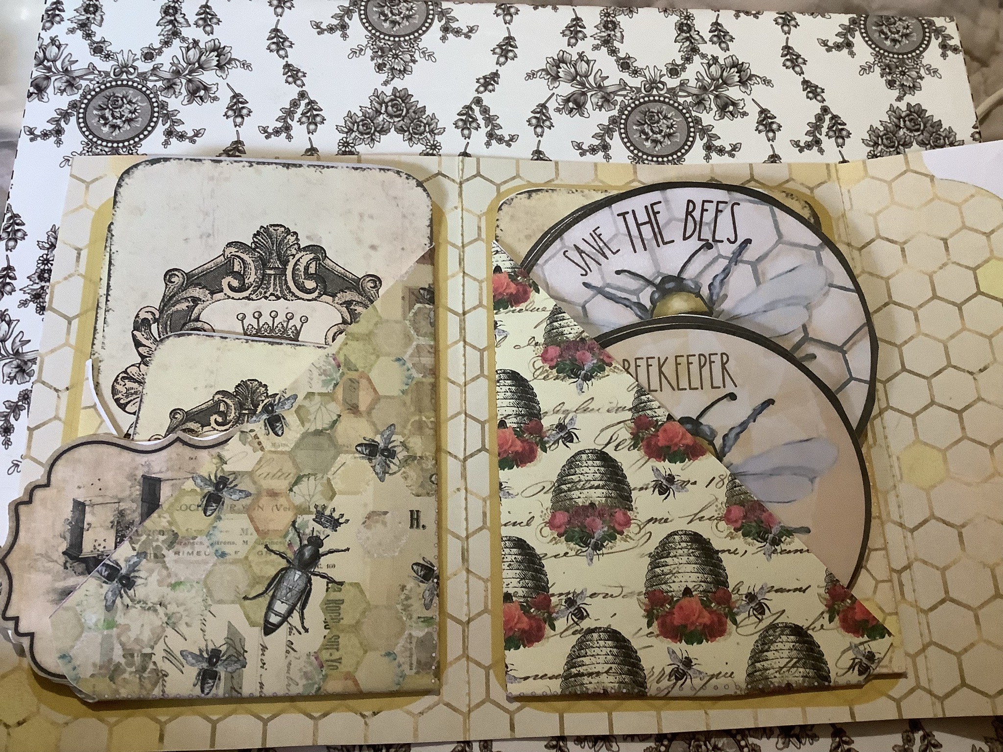 Vintage Bee Tag Kit Gift Tags Printable Bee and Honey Clip Art Digital ...