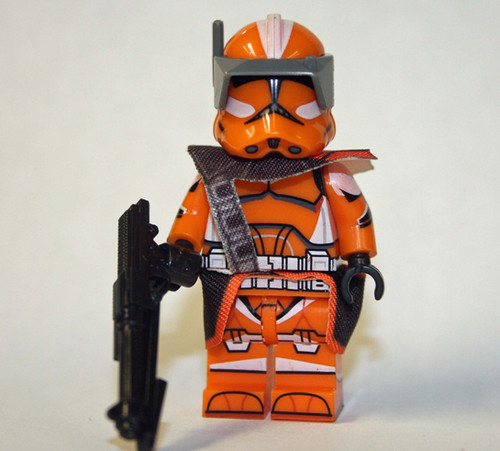 212th Captain Invert Clone Trooper Star Wars Minifigure | minifigureoutlet