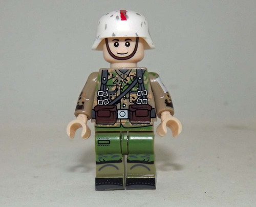 German Medic WW2 Army Minifigure | minifigureoutlet