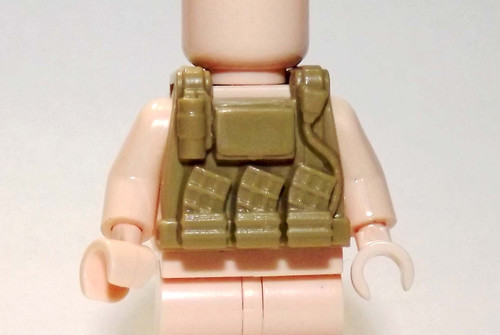 Tactical Vest with Mag pouches Tan for Minifigure | minifigureoutlet