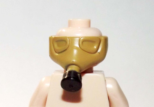 Gas Mask Tan Army military mask for minifigure | minifigureoutlet