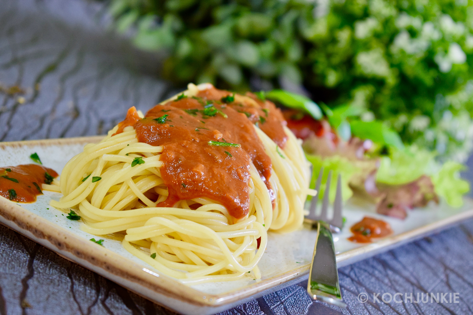 Spaghetti mit Tomatensauce