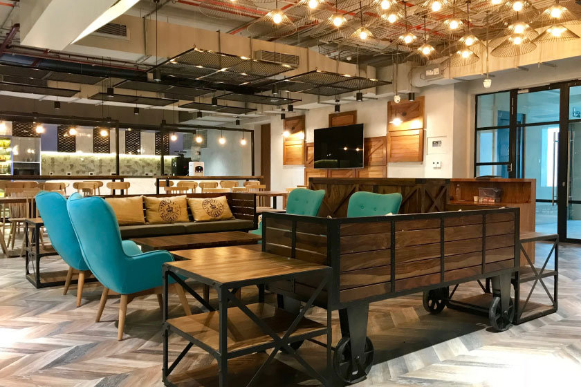 Flexible Desk Rental in Mumbai | Plugnwork Coworking Spaces