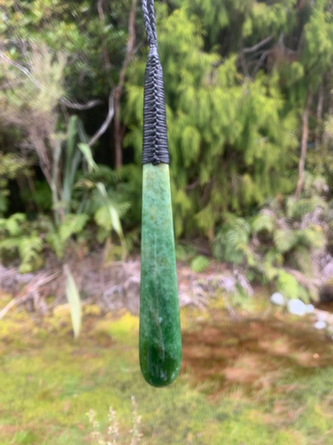 Long Pounamu Roimata | shades-of-jade