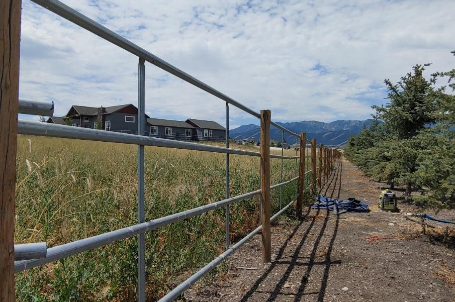 Continuous Fence | AgBoss Farm and Ranch Products