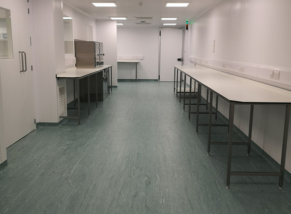 CLEANROOM FURNITURE | Lab UK