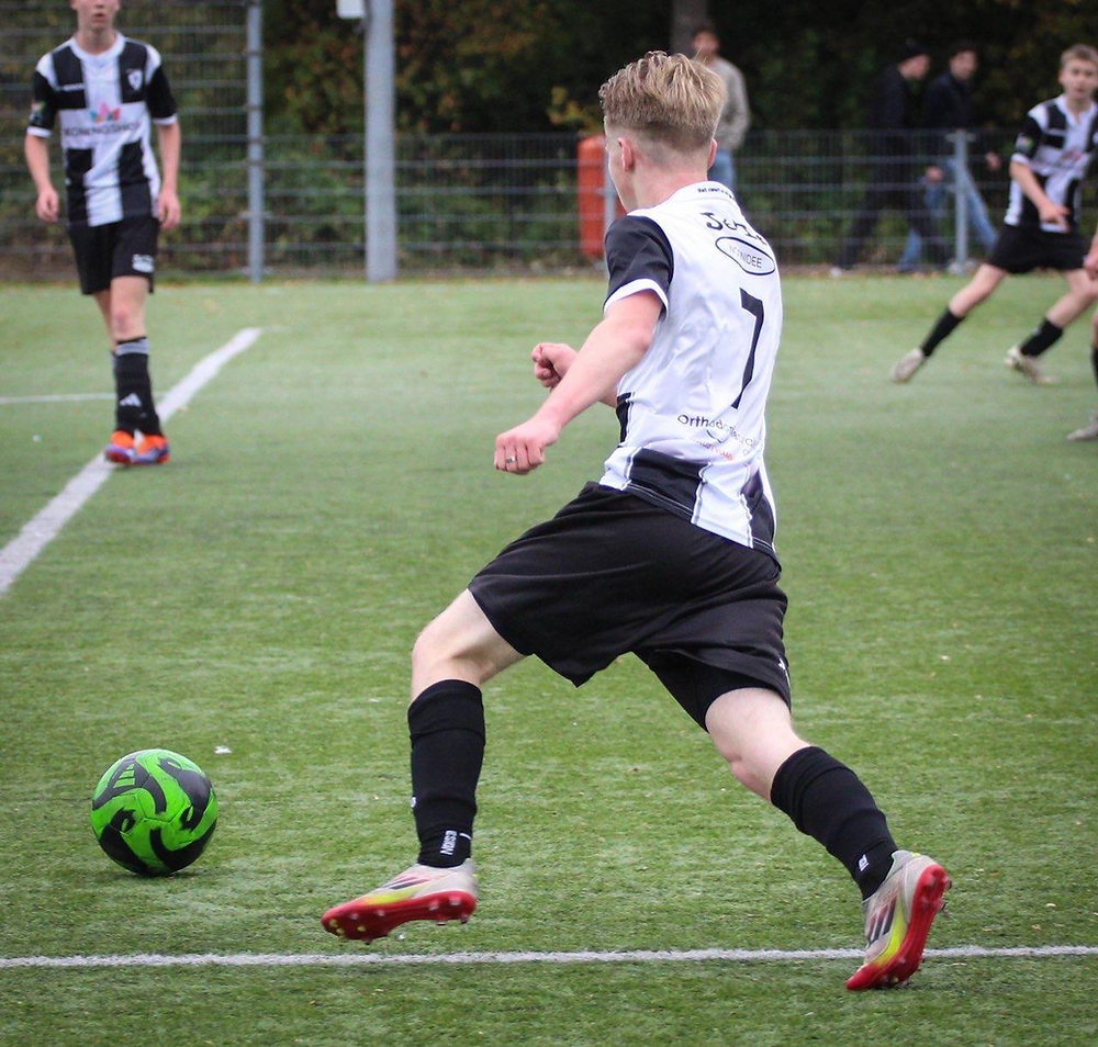 MSV’71 jo17-1 door in de beker.