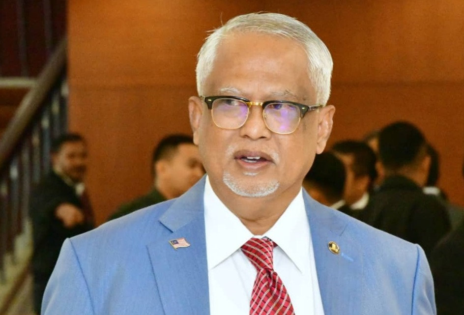 Bahas, luluskan Belanjawan 2023, jangan bentang dan bubar Parlimen - Mahfuz