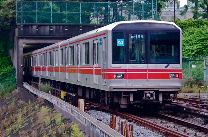Tokyo Metro 02 series