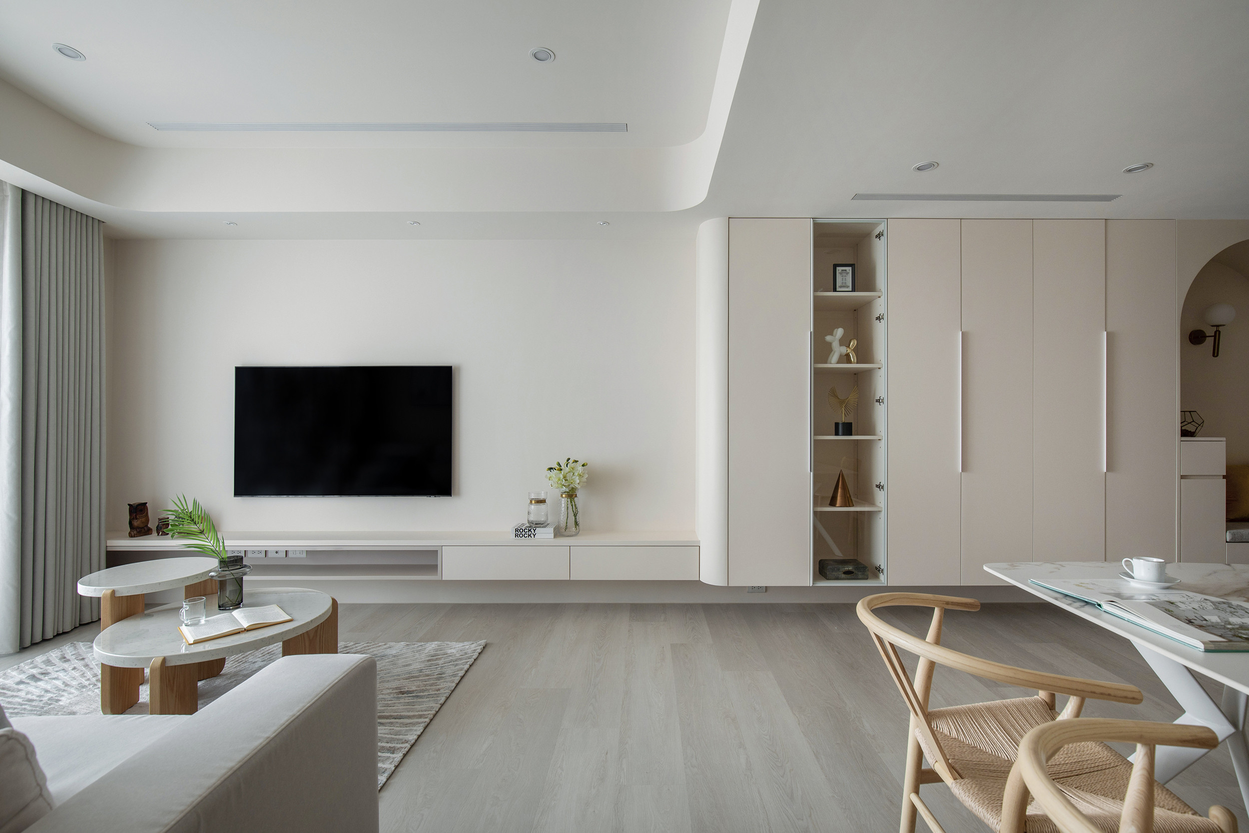 Tranquil Warm White - Silver Arch Design Award Winner 2024