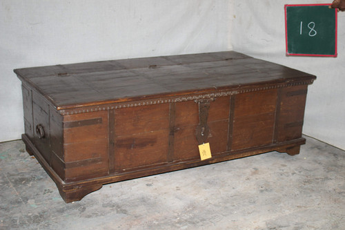Dark wood chest | garston-stables