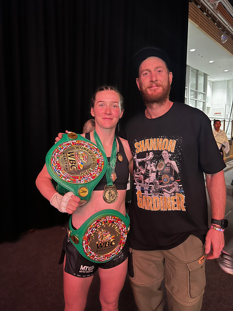 How Shannon lifted to defend her World Title.