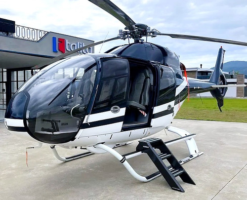 Aeroladder | Helicopter Carbon Fiber Ladder | Airbus H120 | Aeromob