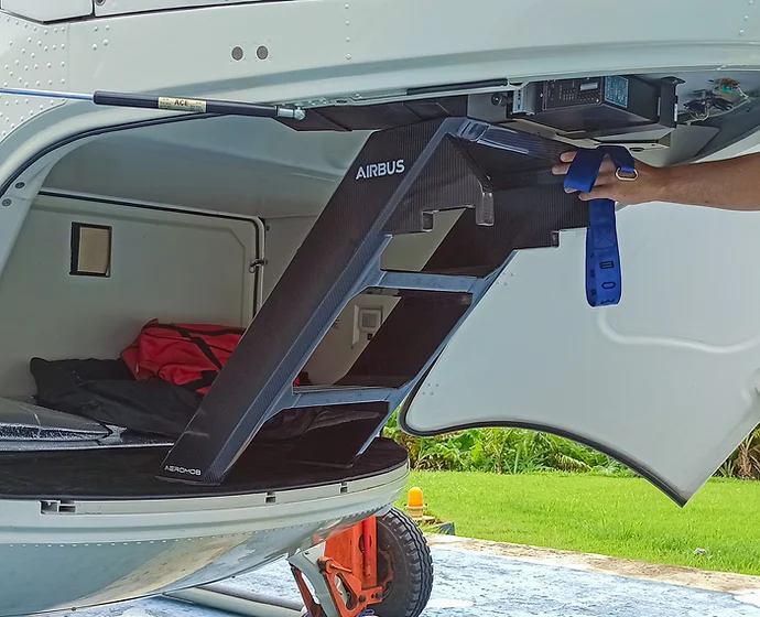 Aeroladder | Helicopter Carbon Fiber Ladder | Airbus H135 | Aeromob
