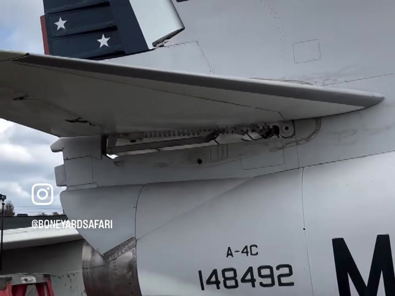 A-4C 148492 walk around