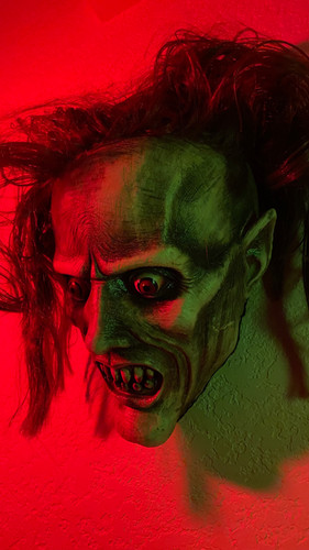 Hanging Horror Head | SpookShop