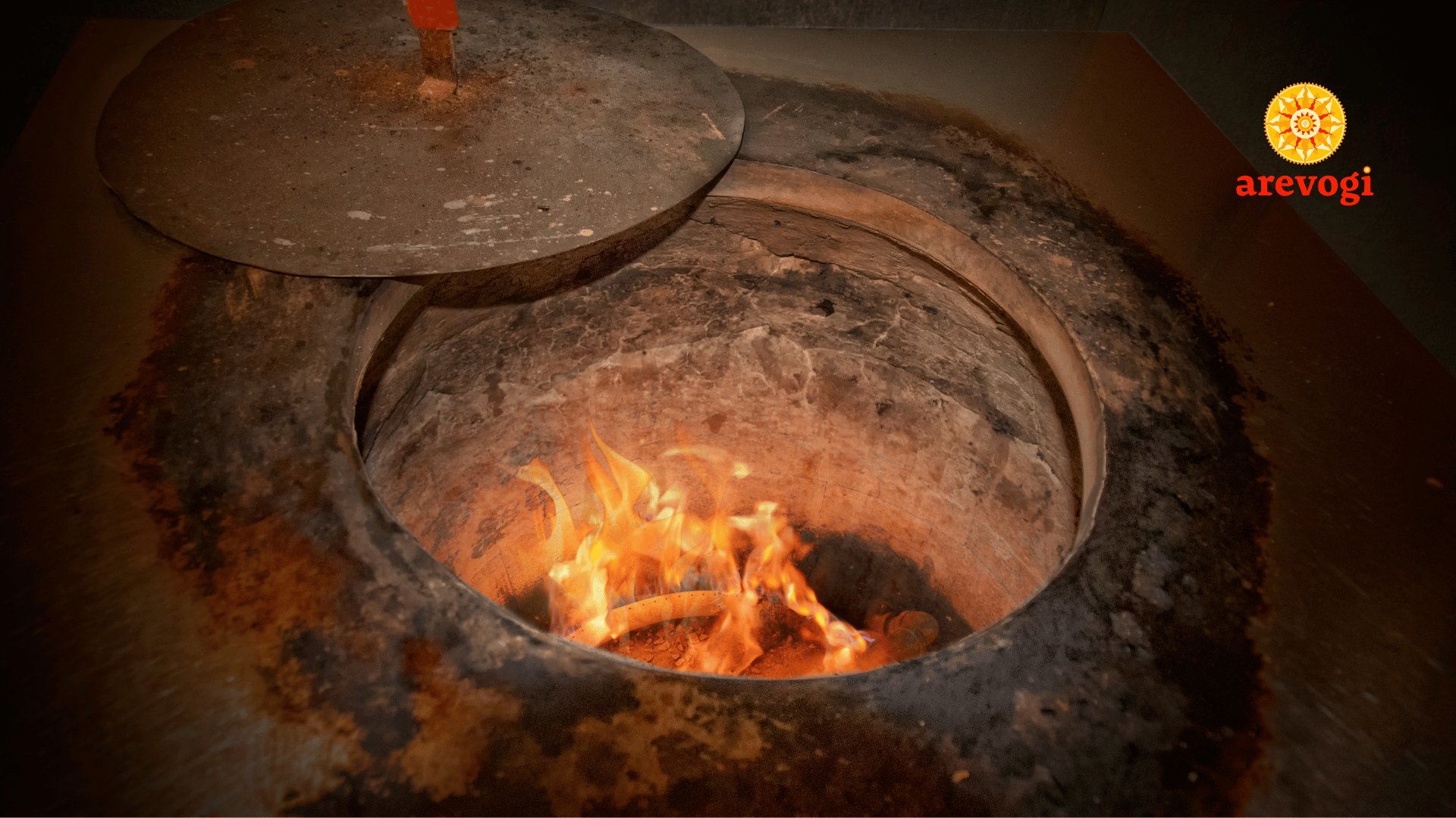 The Armenian Tonir as a Symbol of the Sun