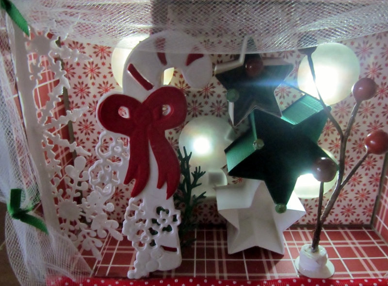 Traditional Christmas Vignette Boxes