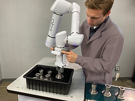 Cobot machine tending | Productive Robotics