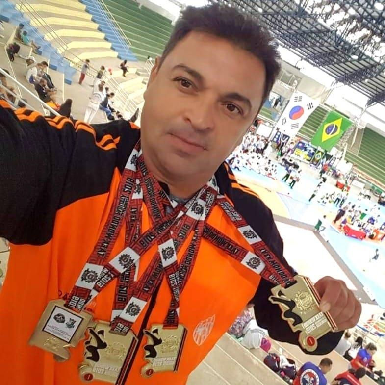 Julio Mendes homenageia White Wagner, idealizador do Projeto Social ...