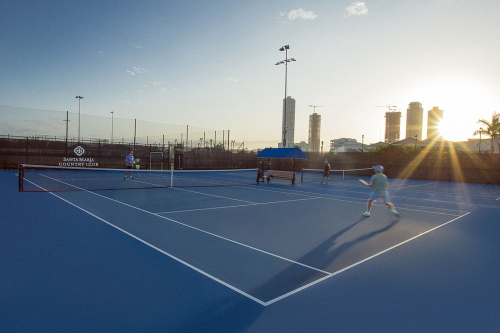 Conoce los beneficios de jugar en las mejores canchas de tenis