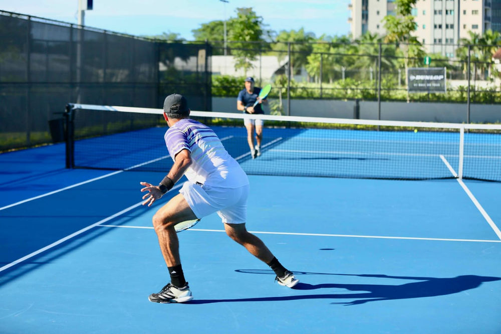 Conoce los beneficios de jugar en las mejores canchas de tenis