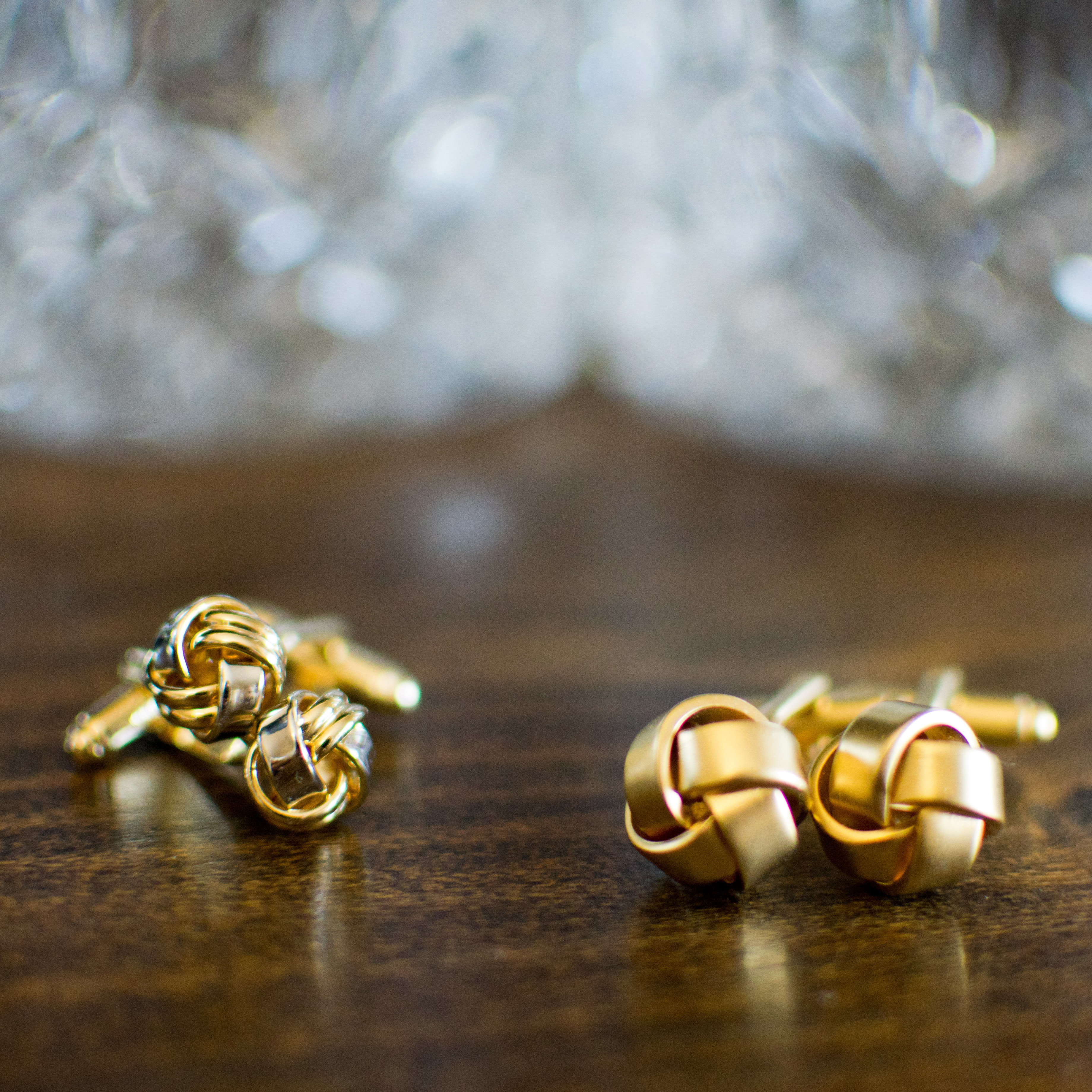 How To Wear Cufflinks | A Dapper Professional Guide